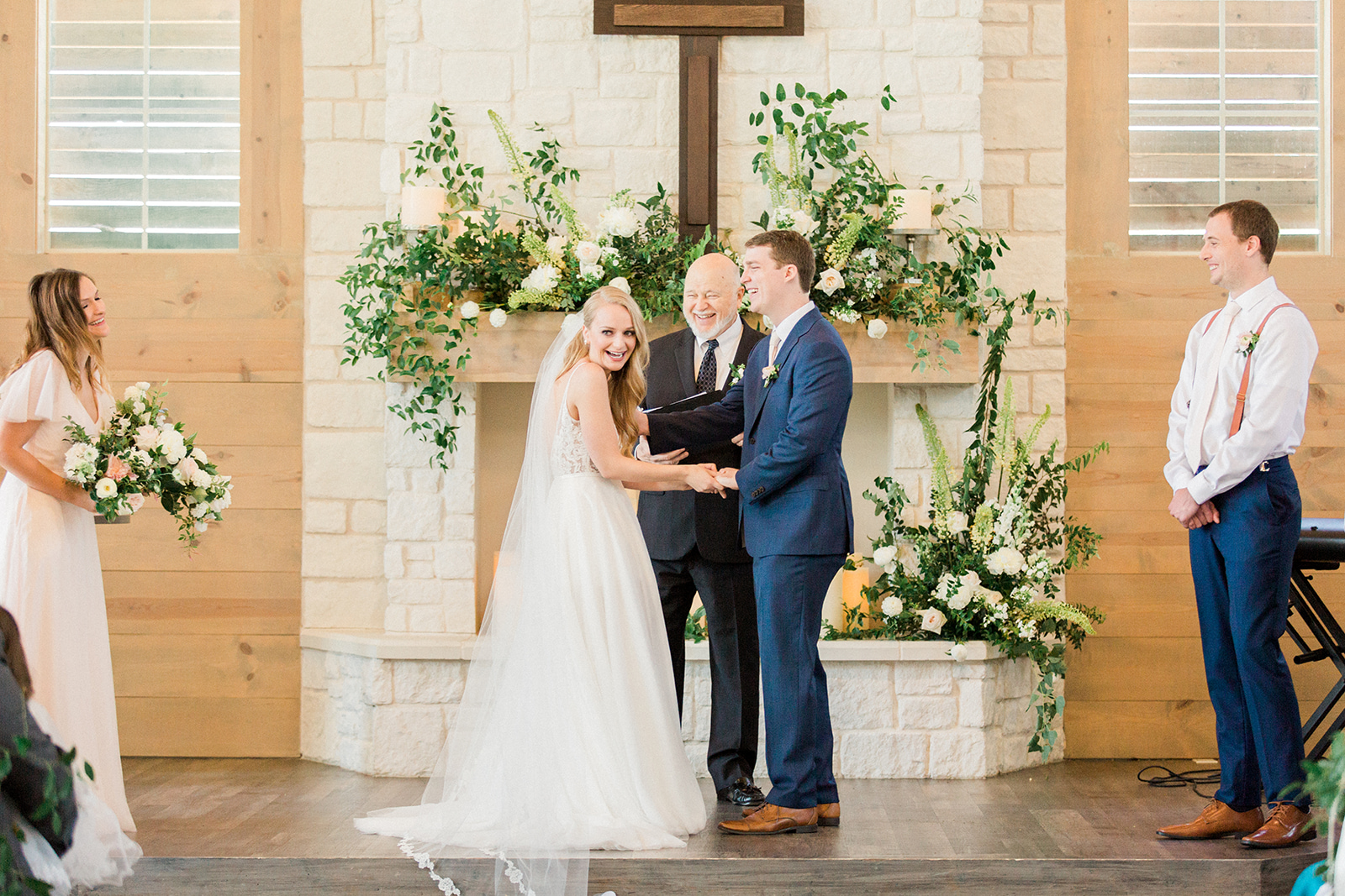 What makes a great wedding officiant? - LoveNotes Weddings - The Knot Tyers